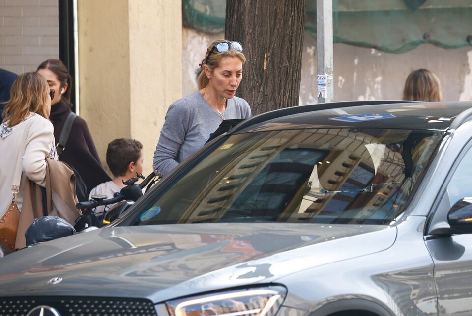 Mónica Pont rompe con Javier Moro: las imágenes de la actriz sacando ...