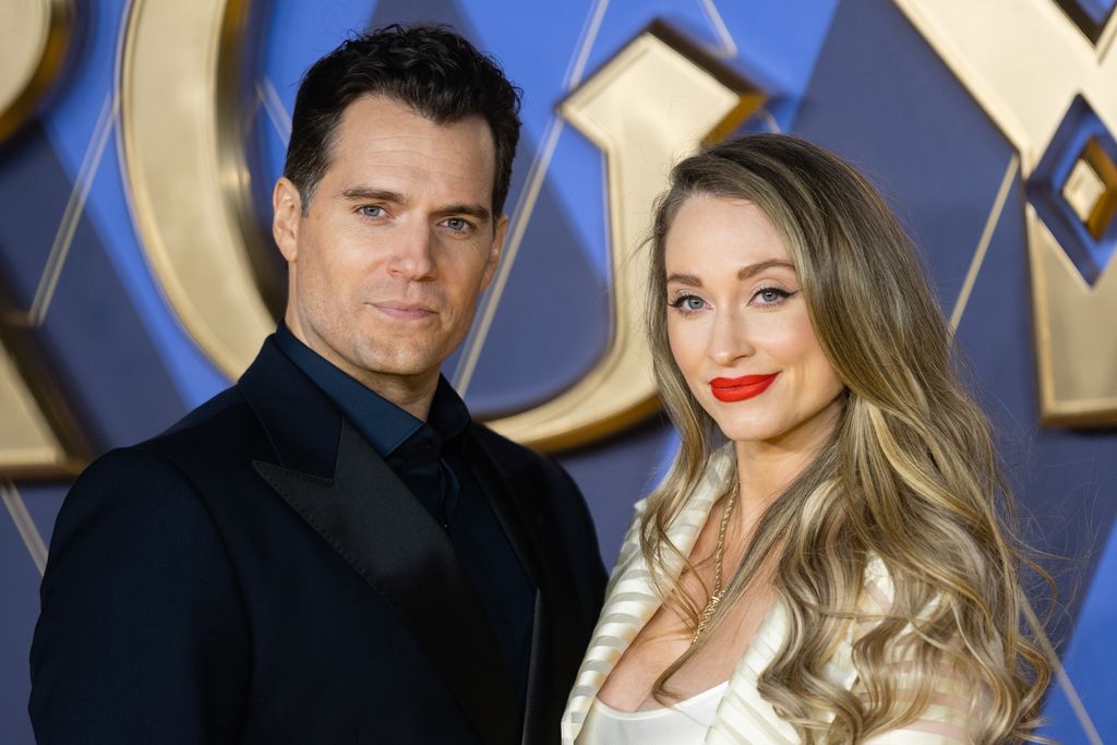 Henry Cavill, actor de 'Superman', visita Lugo para comprar vacas ...
