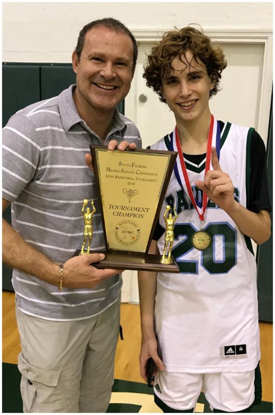 Alex, el hijo de Alan Tacher, está enorme y... ¡ya rebasó a su papá ...