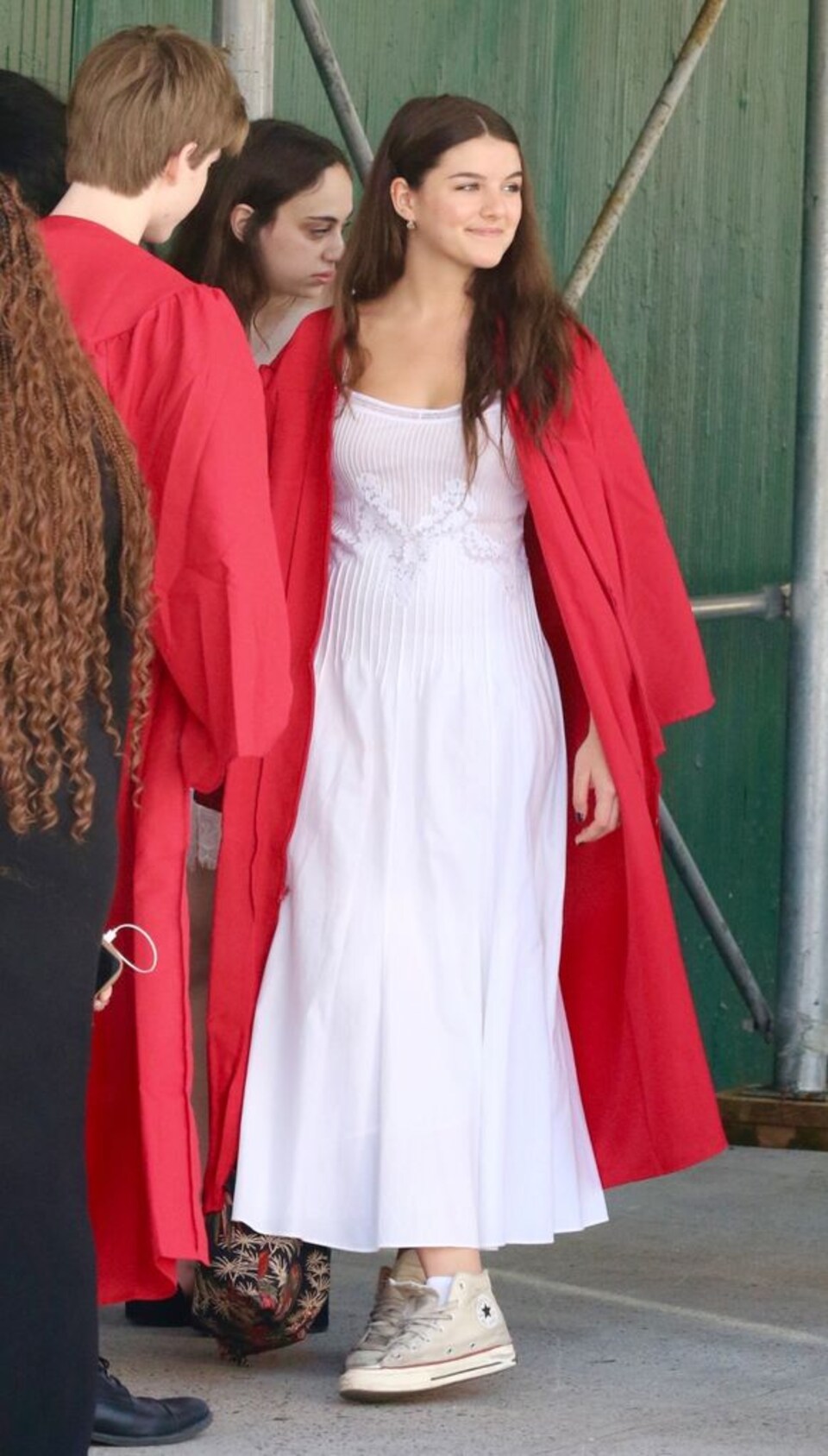 Suri Cruise celebra su graduación junto a su mamá y sin el apellido de ...