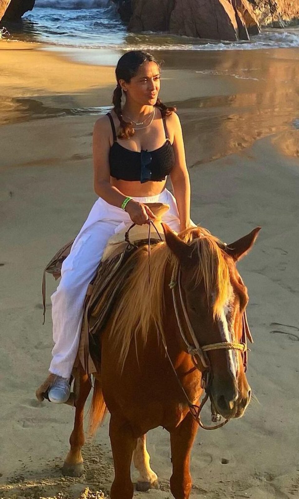 Foto a foto, el verano más hot de Salma Hayek | ¡HOLA!