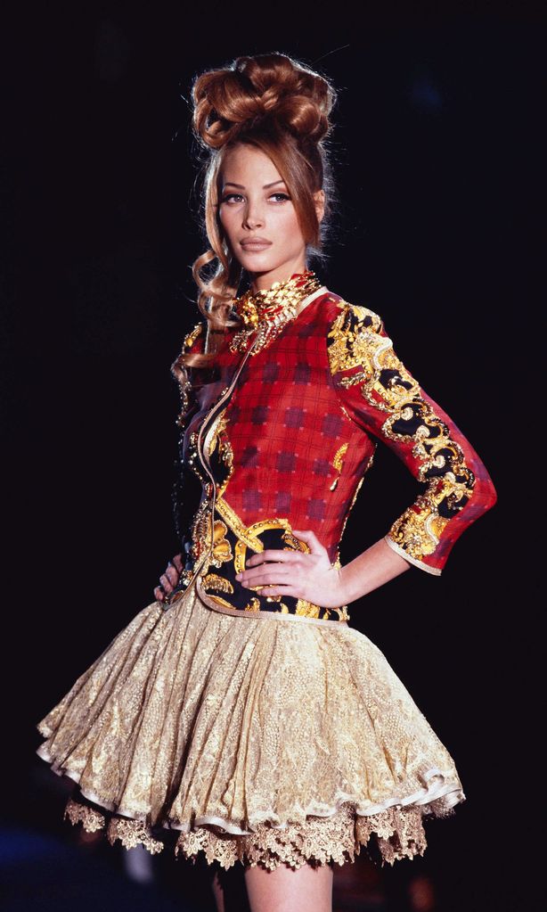 14 top models de los 90: los rostros que todavía admiramos | ¡HOLA!