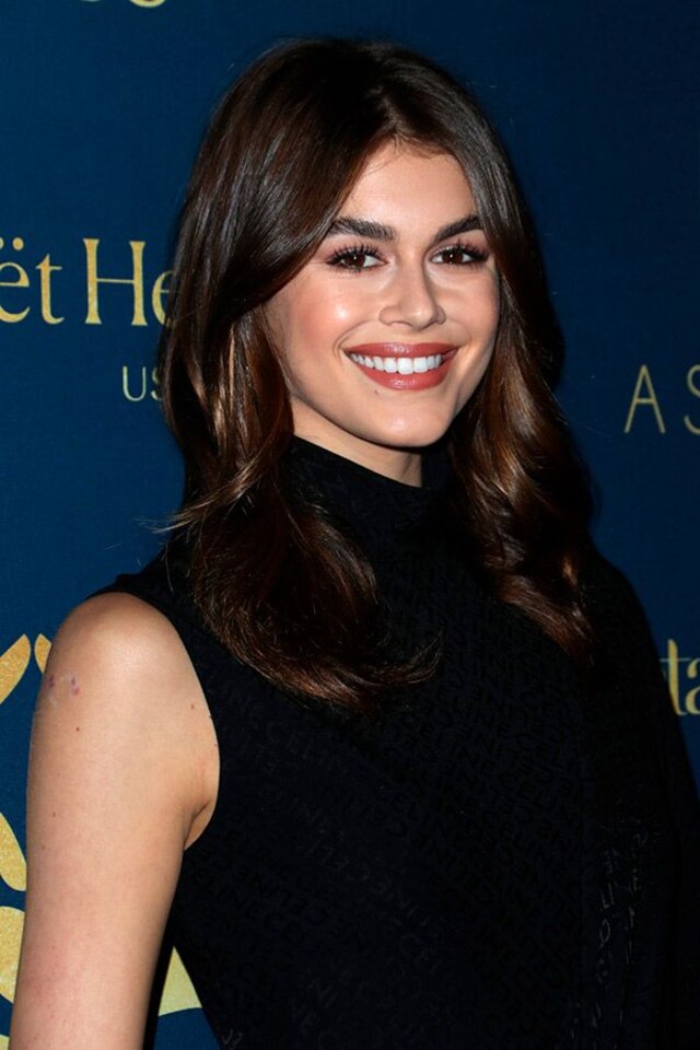 El vestido básico de Kaia Gerber, un nuevo 'little black dress' que ...