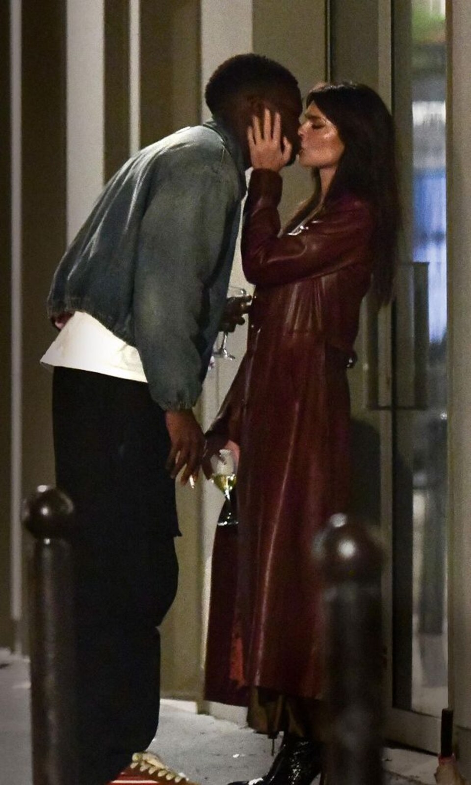 Emily Ratajkowski: el beso que descubre su relación con Stéphane Bak