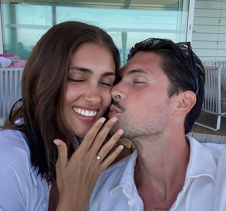 Carlos Right, concursante de 'OT', anuncia su boda