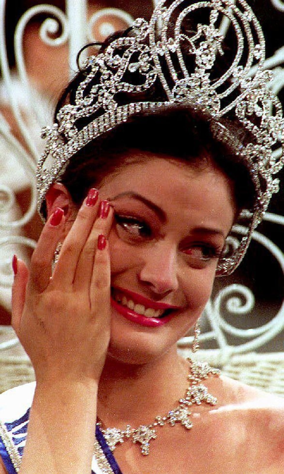 Dayanara Torres revela en dónde está su corona de Miss Universe | ¡HOLA!