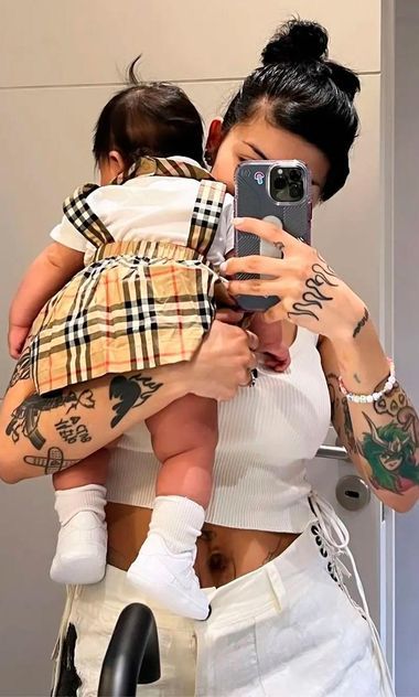 Cazzu expresa su preocupación sobre el futuro que quiere para su hija ...