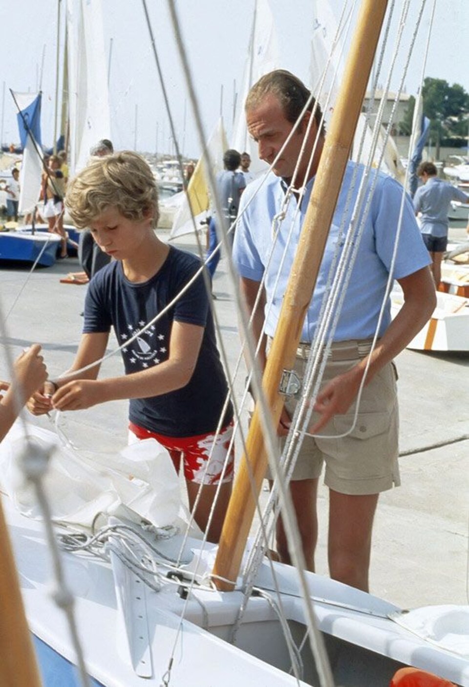 Los 57 años del rey Felipe en 57 imágenes que son historia de España