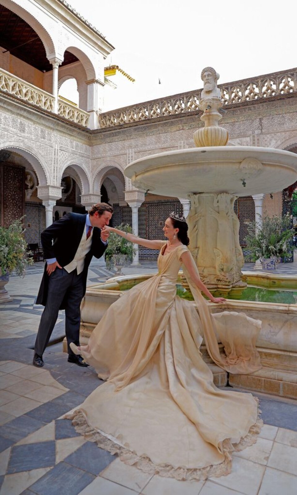 La romántica boda de Sol Medina Orleáns-Braganza y Pedro Domínguez-Manjón Toro