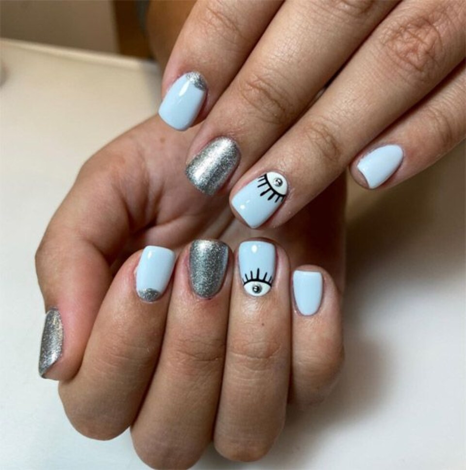 Manicuras azules: ideas de inspiración para chicas que siempre llevan ...