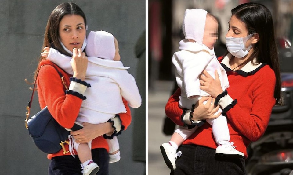 Alessandra de Osma, de paseo con su hija Sofía