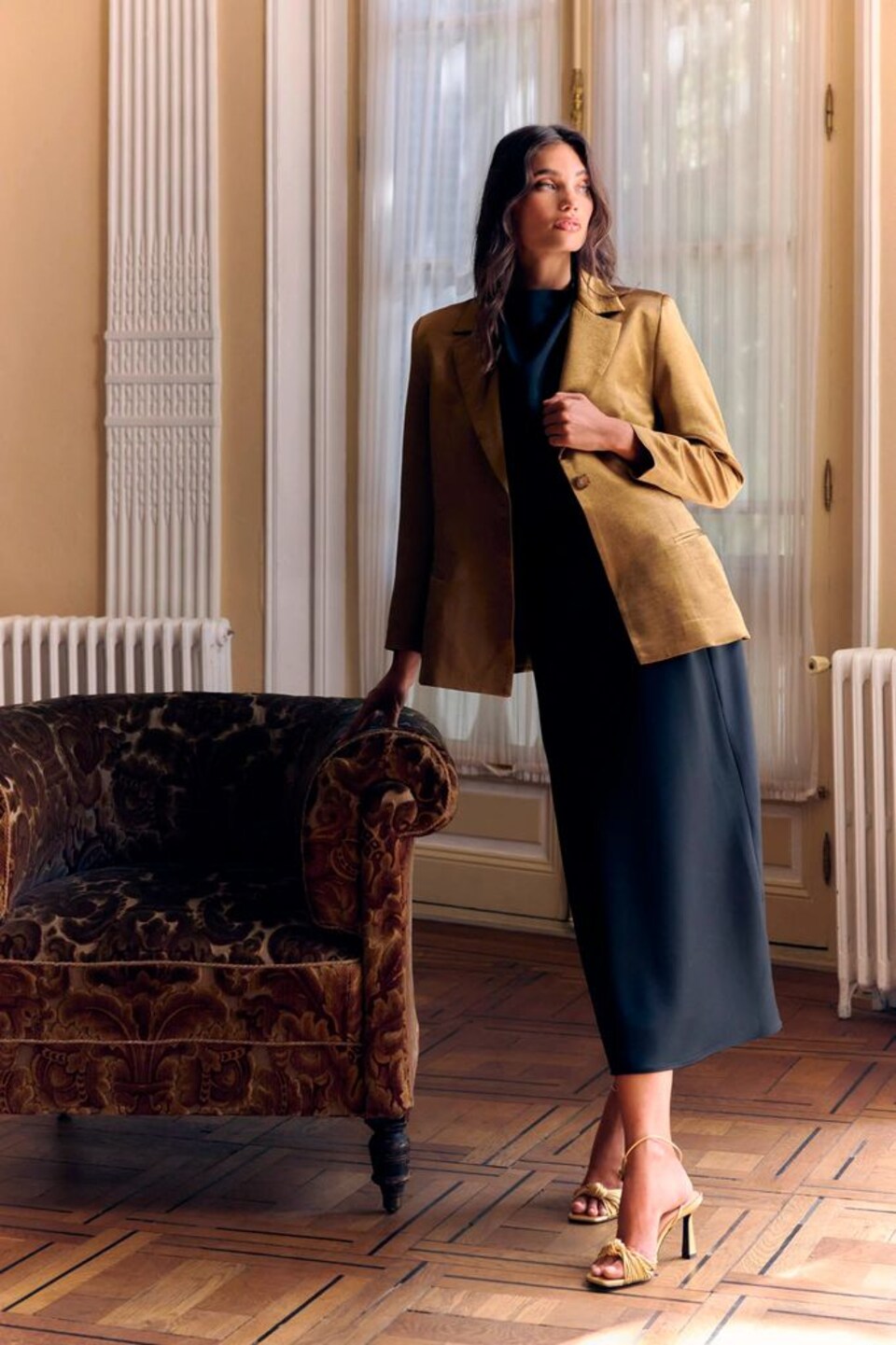 Abrigos de invitada para boda en invierno: 8 ideas para un look sofisticado