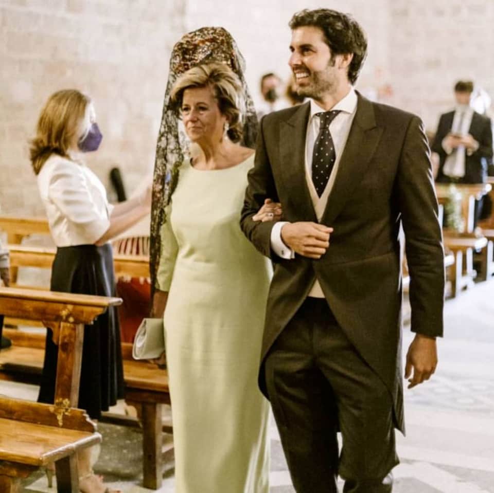 18 madrinas elegantísimas que inspirarán tu próximo look