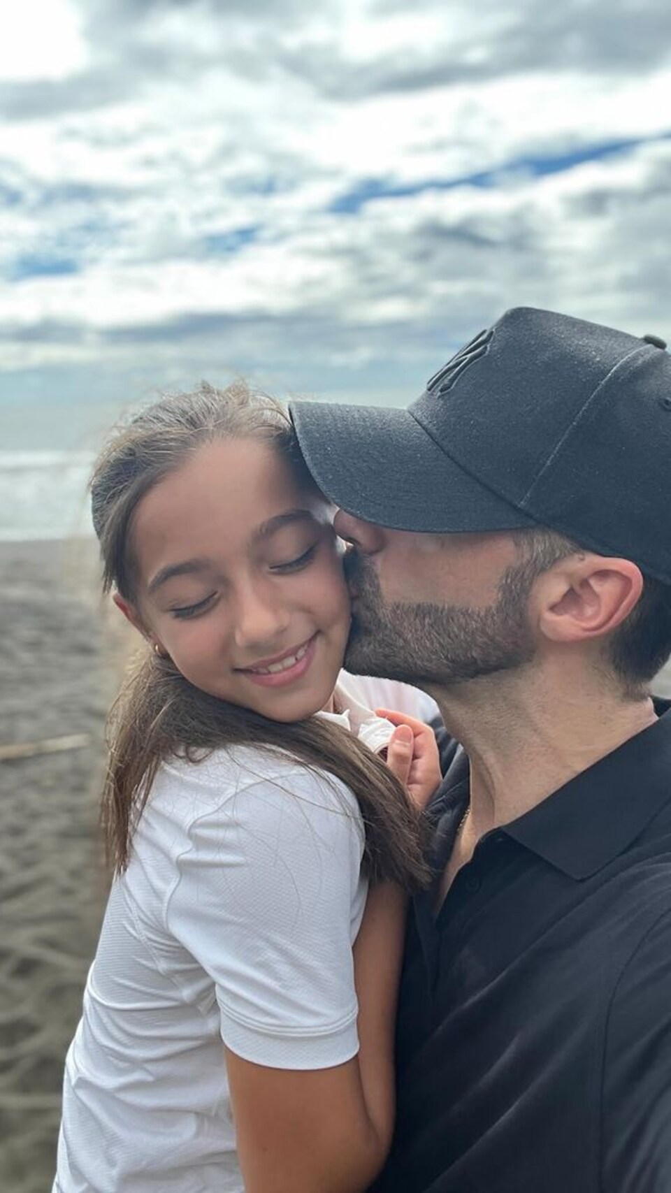 Adamari López revela la postura de su hija Alaïa sobre la convivencia con sus padres estas ...