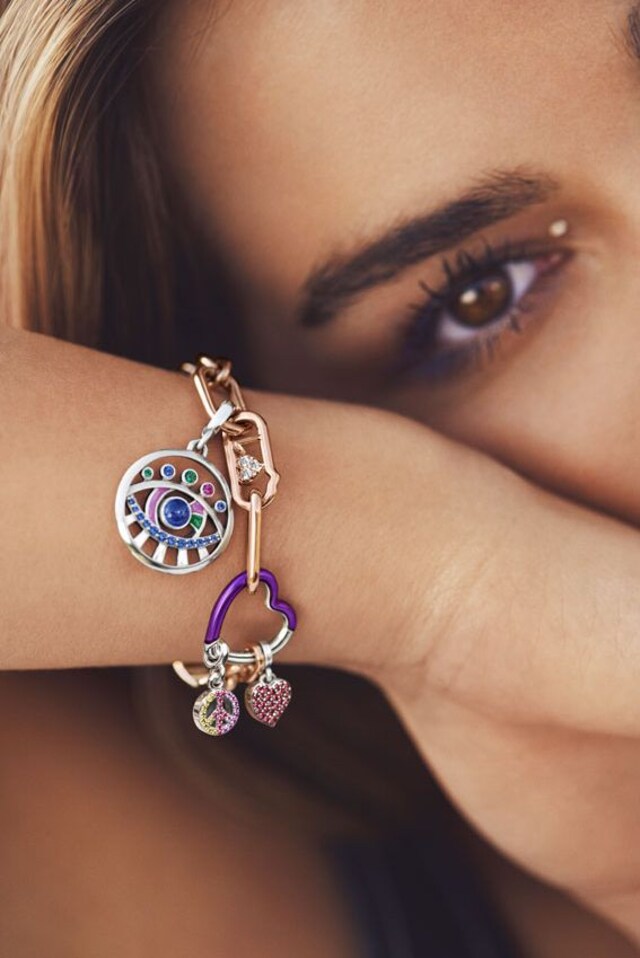 Addison Rae se va de festival en Ibiza con las joyas del verano