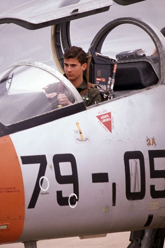 Los 57 años del rey Felipe en 57 imágenes que son historia de España