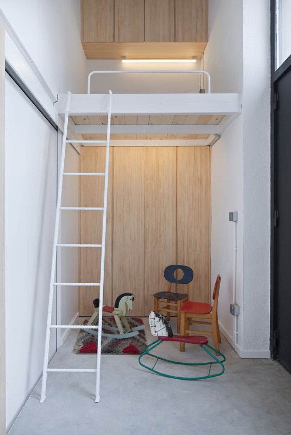 Las ventajas de tener un altillo en casa y qué usos puedes darle