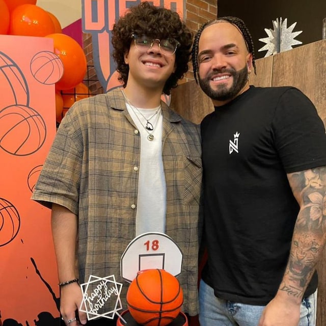 Nacho Mendoza celebra los 18 años de su hijo mayor | ¡HOLA!