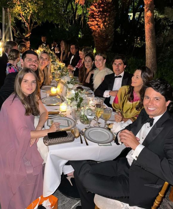 Mónica de Tomás y Laurent De Greef se dan el 'sí, quiero' en una ...