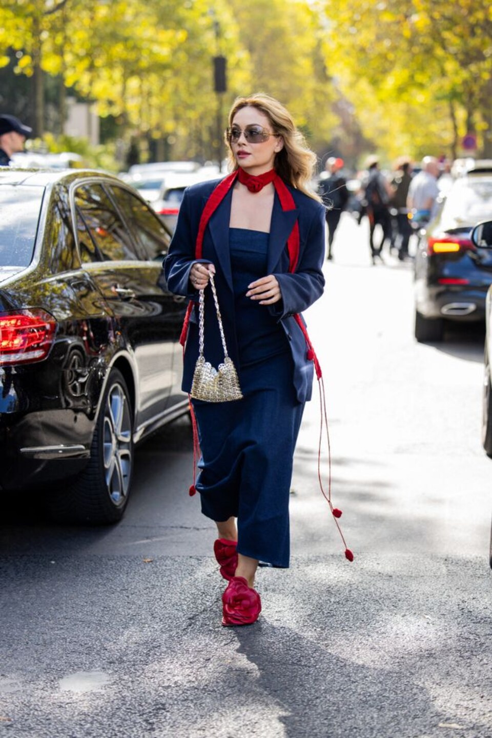 Cómo combinar el color azul marino y acertar este otoño