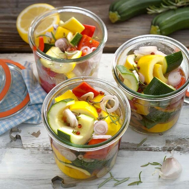 Prepara encurtidos caseros de una forma ¡súper fácil!