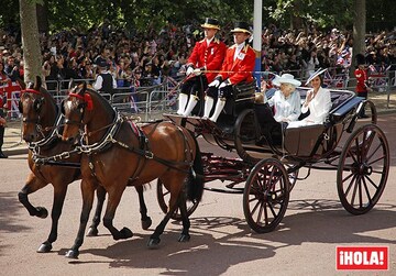 George, Charlotte y Louis de Cambridge toman protagonismo en la Corona ...