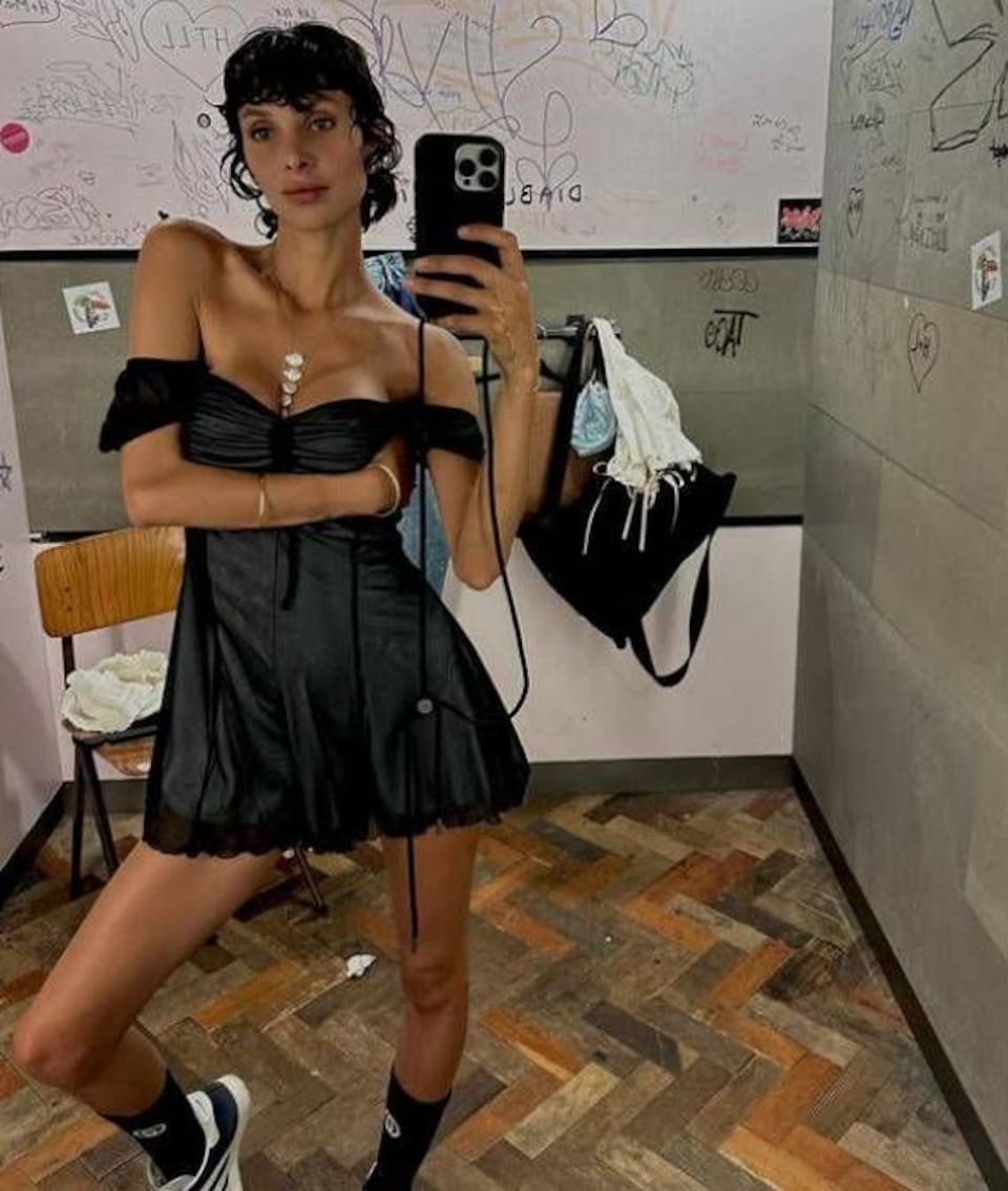 Can Yaman confirma con un beso su relación con la dj Sara Bluma