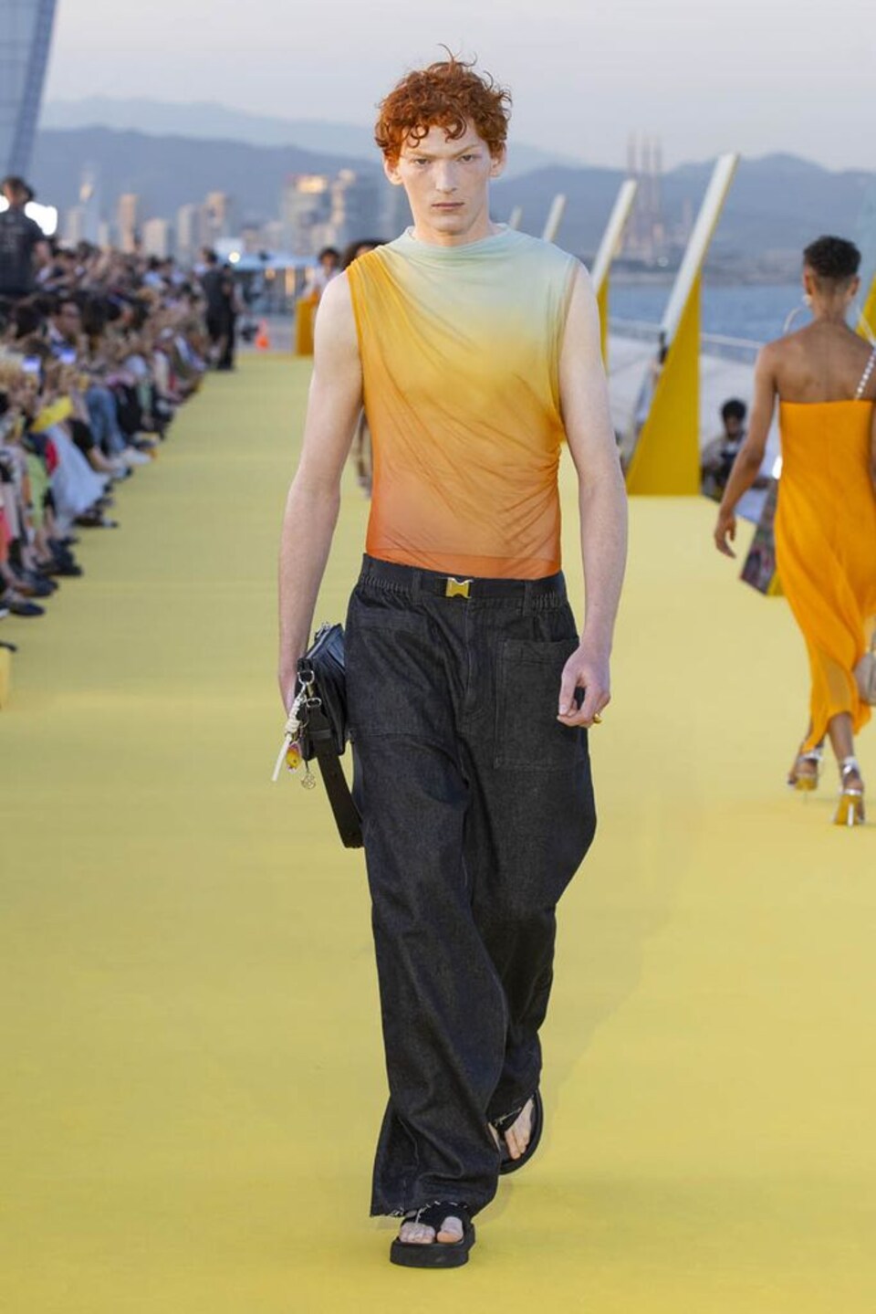 Desfile de Desigual (Primavera/Verano 2025) en Barcelona