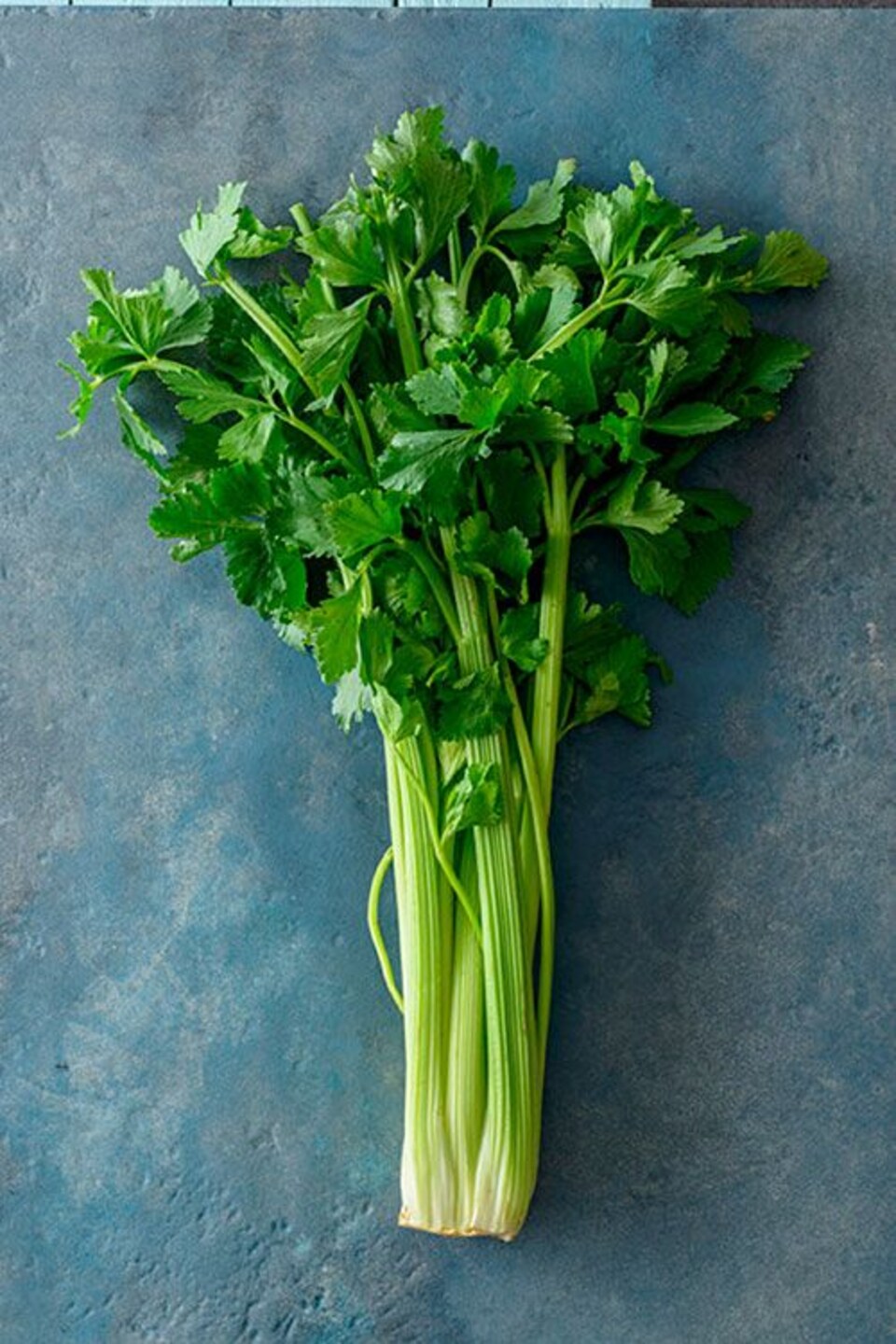 Estas son las propiedades y beneficios de incluir el apio en tu dieta