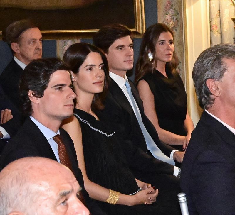 La familia Alba se reúne en la presentación del libro sobre Luis ...