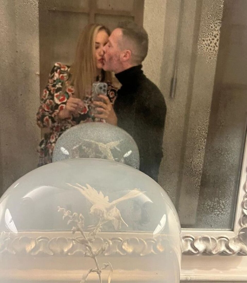 El primer beso de Alba Carrillo y su nuevo novio, Álex Coves, en una ...