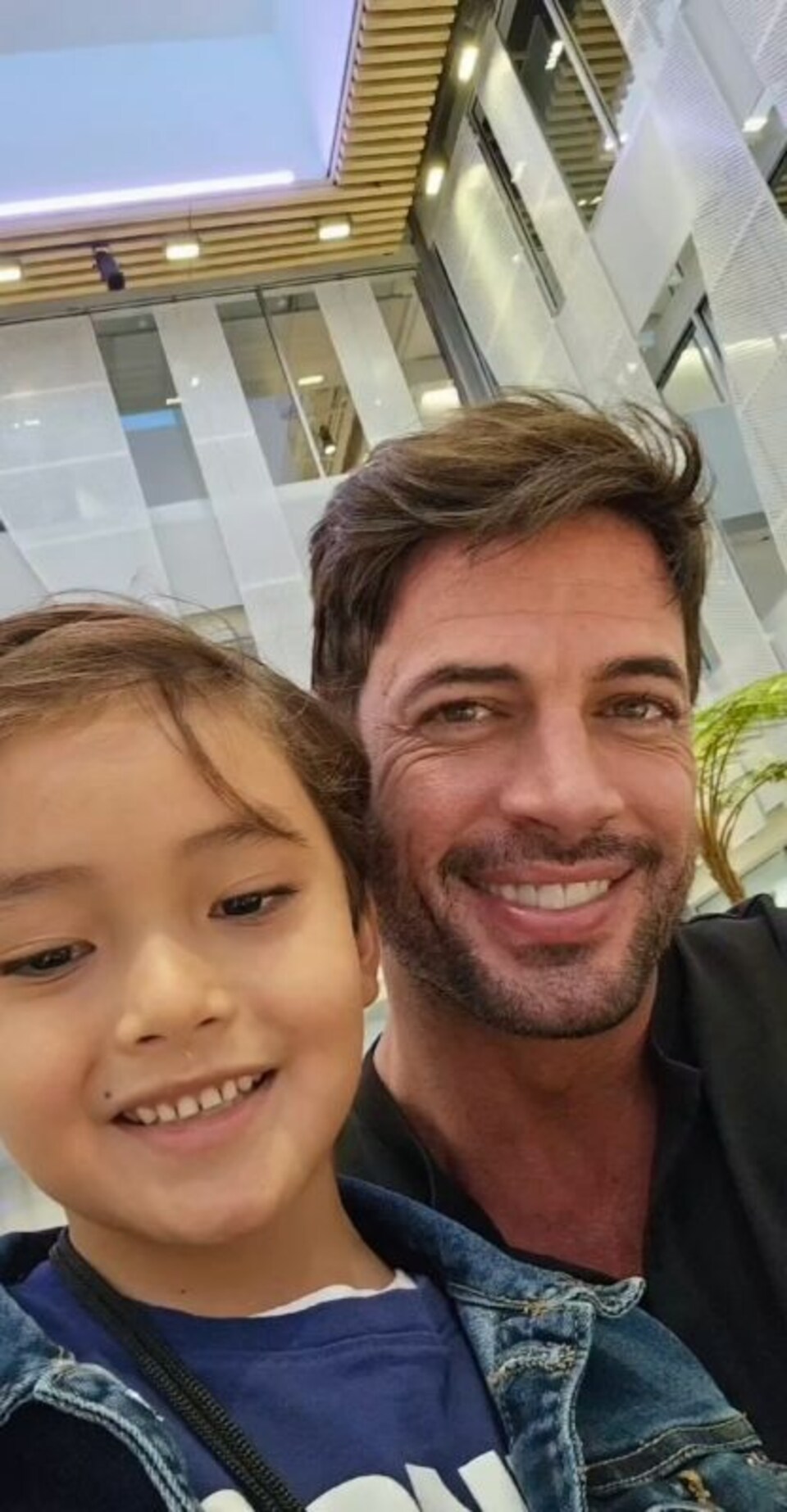 Así es André Sebastián, el pequeño actor de 'Vuelve a mí' que le roba protagonismo a William Levy