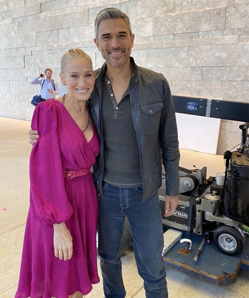 Ivan Hernandez, así es el actor que interpreta al nuevo amor de Carrie Bradshaw