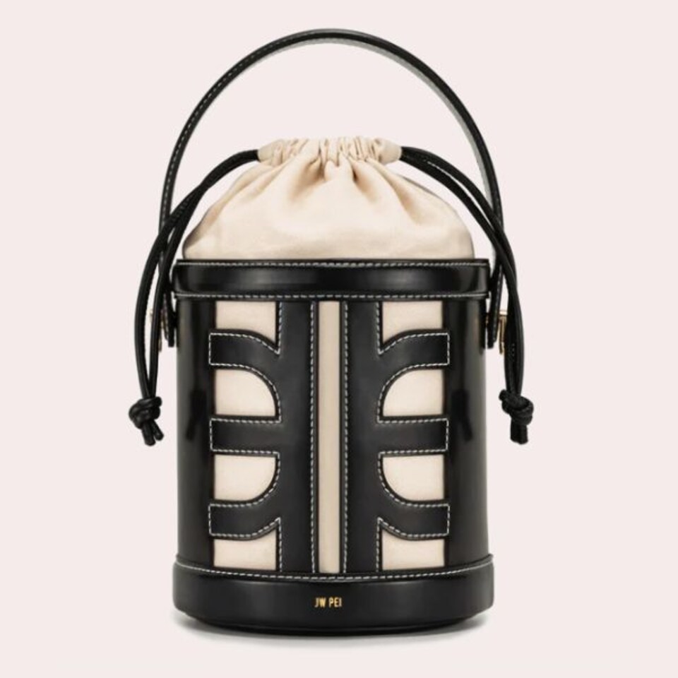 Bolsos saco de mujer, la tendencia clave de la temporada