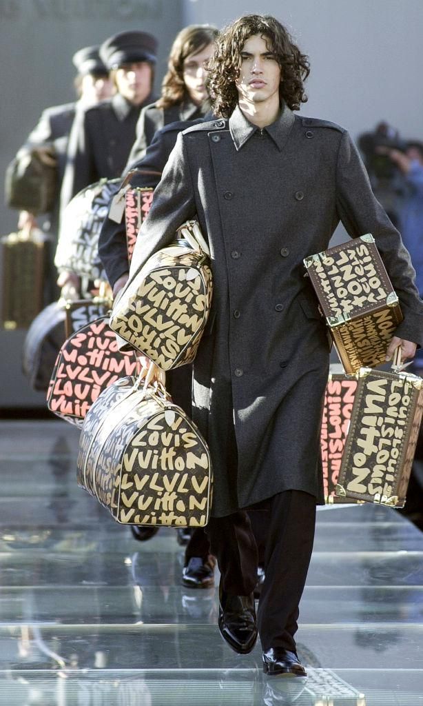 La nueva colaboración de Marc Jacobs con Stephen Sprouse | ¡HOLA!