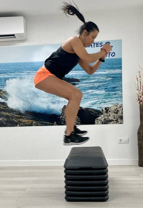 Ejercicios con 'step' para quemar calorías y tonificar tu cuerpo