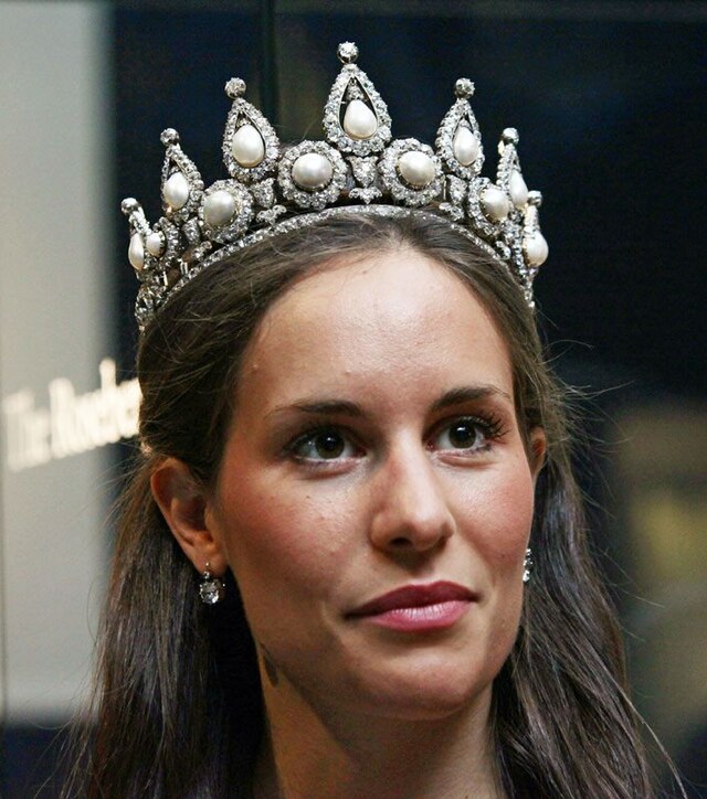 ¿Qué tiara familiar llevará Olivia Henson en su boda con el duque de ...