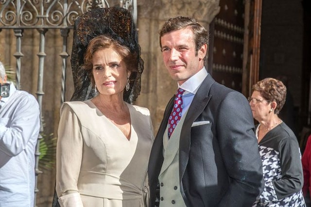 La familia de Luis Astolfi, amigo íntimo de la infanta Elena, se va de ...