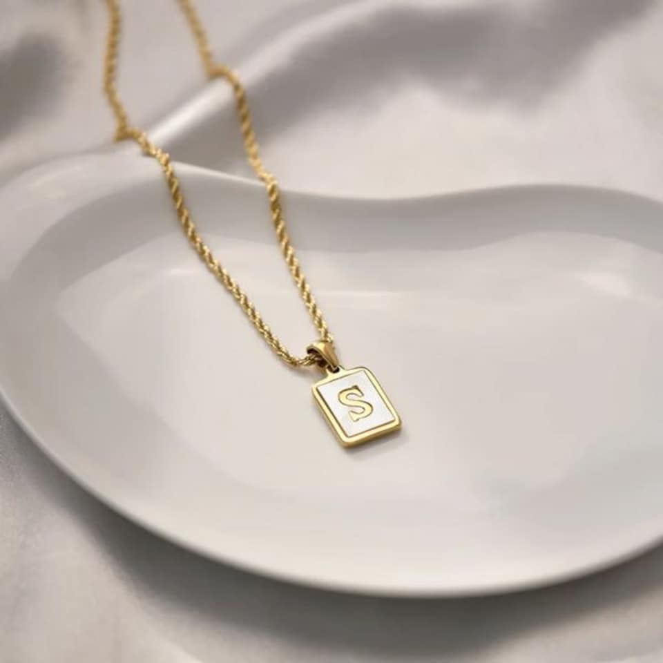 Los 7 collares con inicial más bonitos