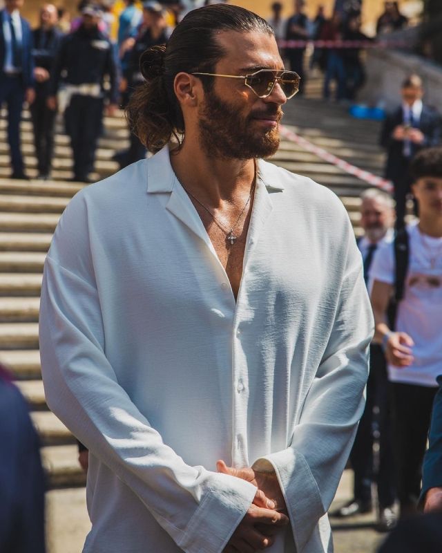 Can Yaman vuelve a España: te contamos cuándo, dónde y el motivo que le ...