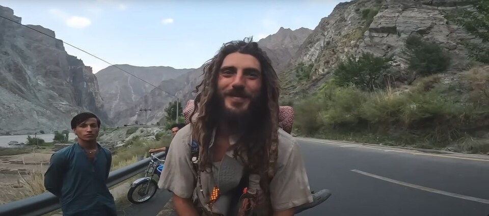 La increíble historia de Axel Pons, el expiloto de Moto2 que ha dado un ...