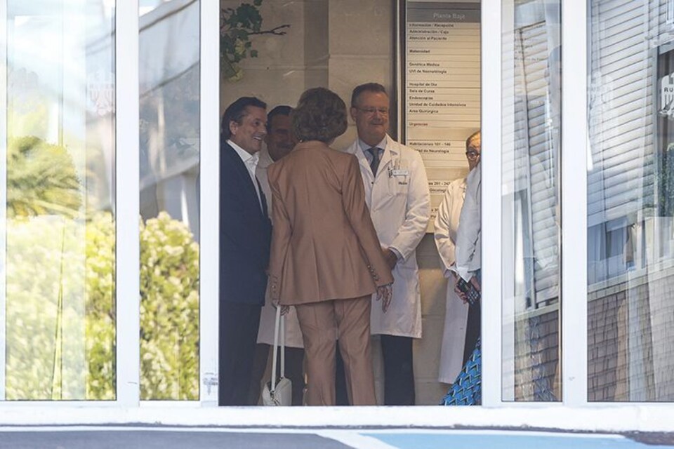 La reina Sofía recibe el alta médica tras cuatro días ingresada: 'Estoy como nueva'