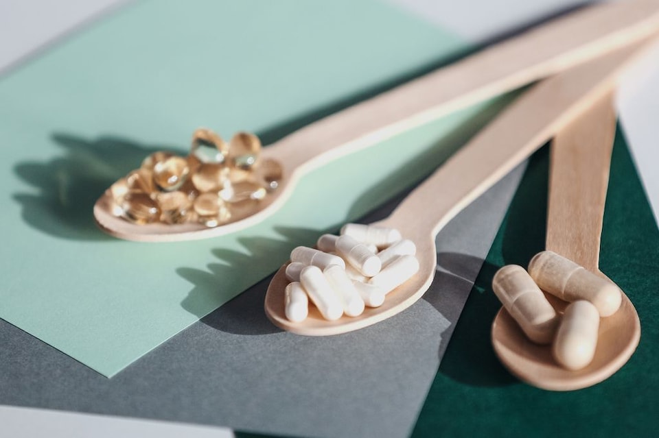 Los 12 suplementos más importantes y cómo tomarlos para aprovecharlos bien