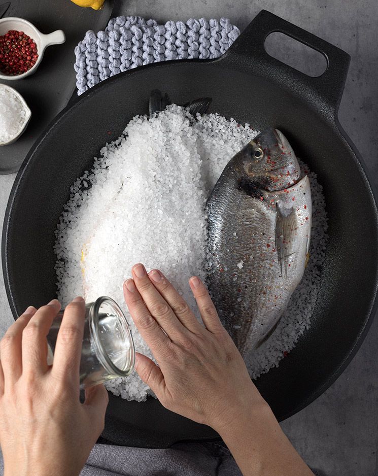 ¿Qué sal utilizar para hacer pescados a la sal?
