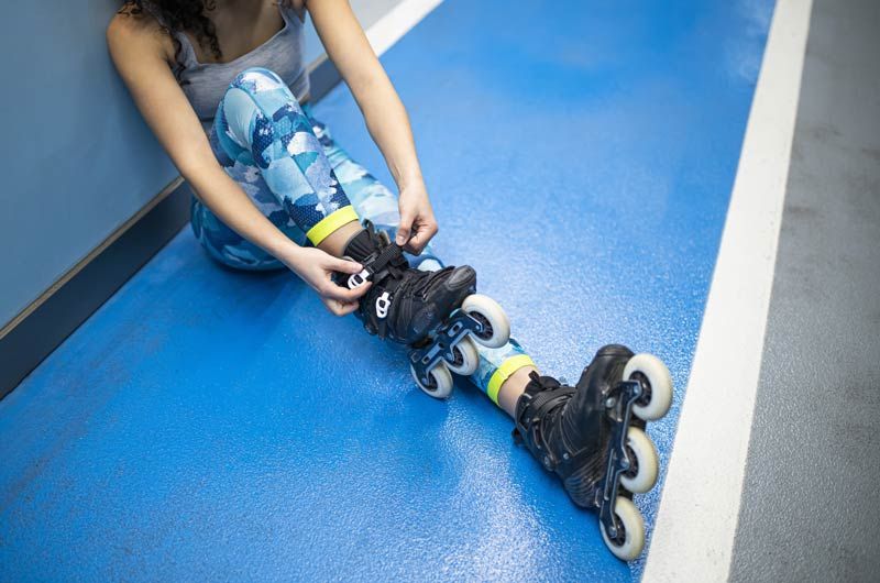 Ejercicios de cardio y fuerza con patines y en solo 15 minutos