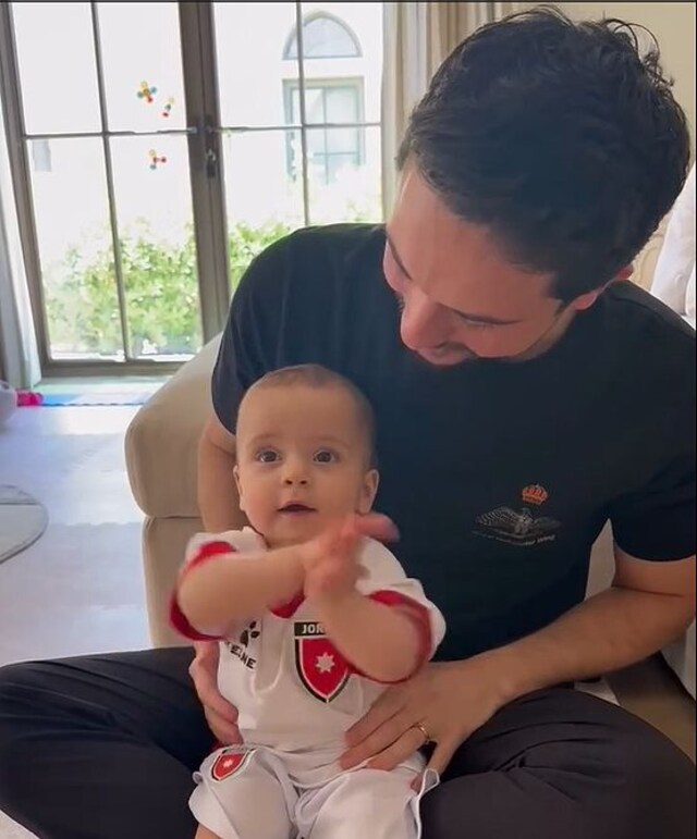 El plan futbolero de Hussein de Jordania y su hija Iman mientras Abdalá ...