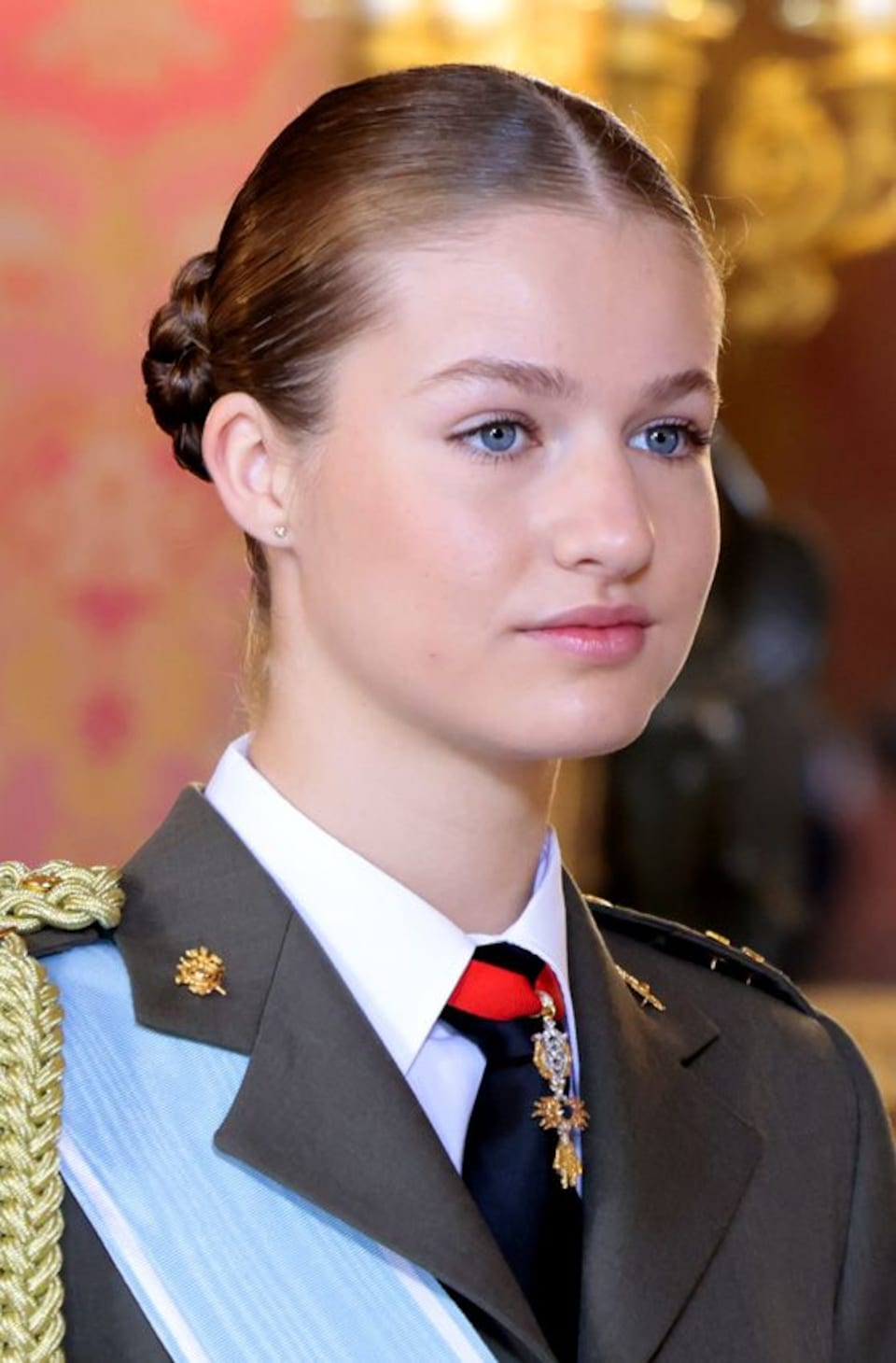 Todas las imágenes de la princesa Leonor en su primer besamanos de la ...