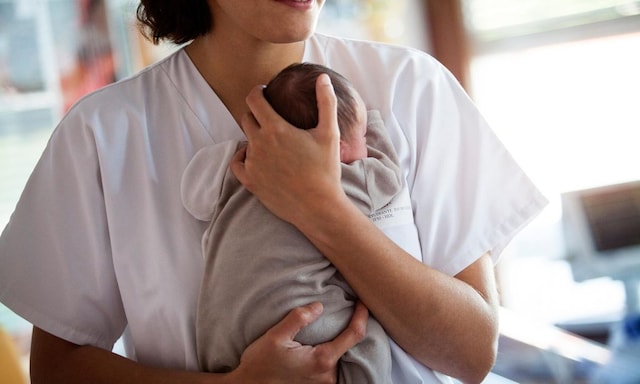 Control de la cabeza en el bebé: cuándo lo logra