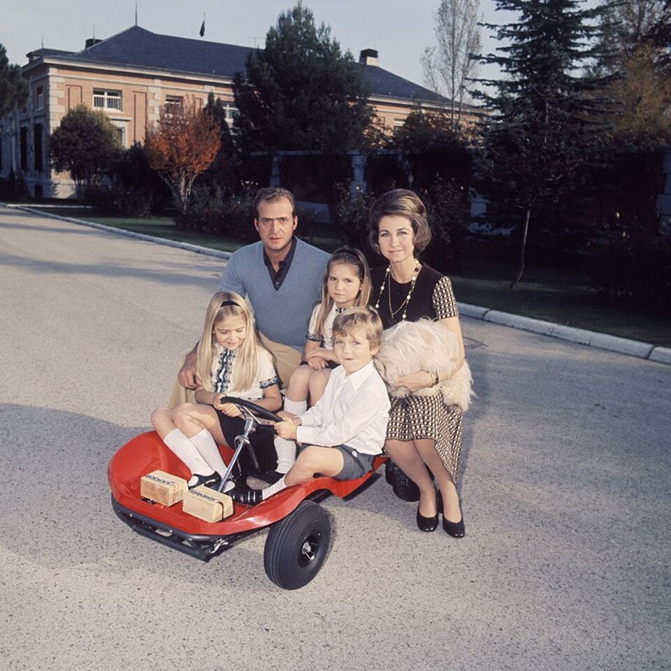 Los 57 años del rey Felipe en 57 imágenes que son historia de España