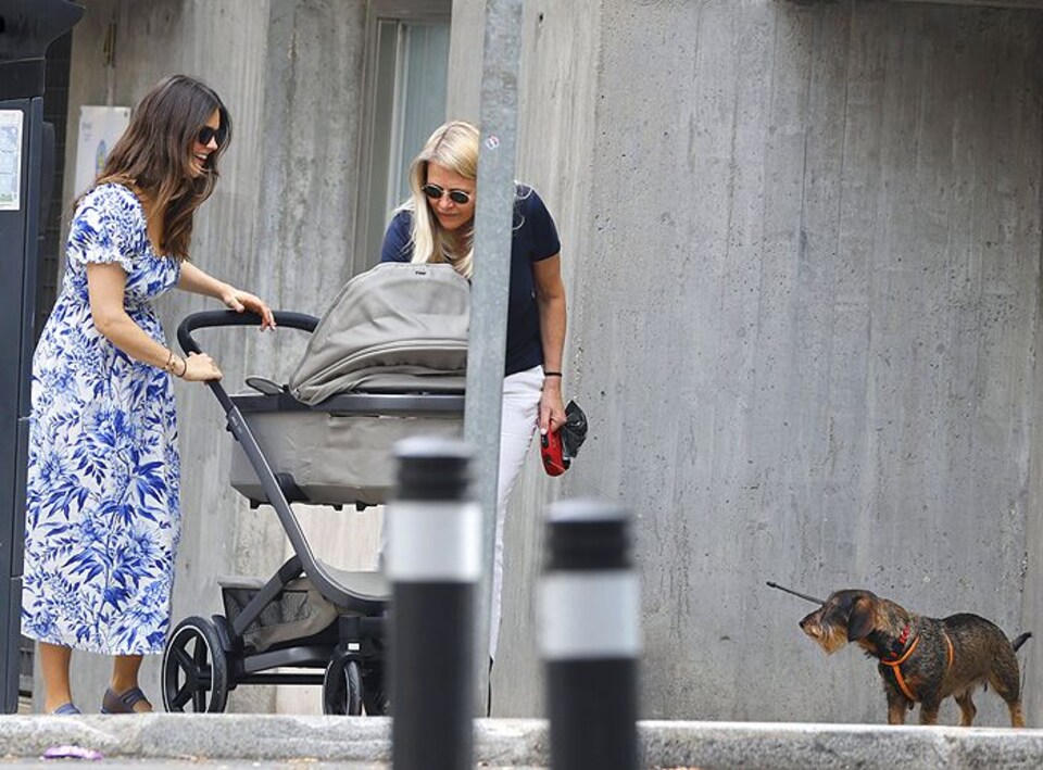 Primer paseo de Isabelle Junot con su hija Philippa por las calles de Madrid